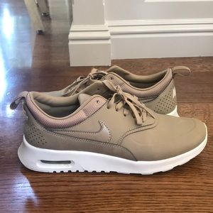 Nike Shoes for Women | Poshmark